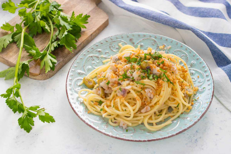 Pasta with salted cod
