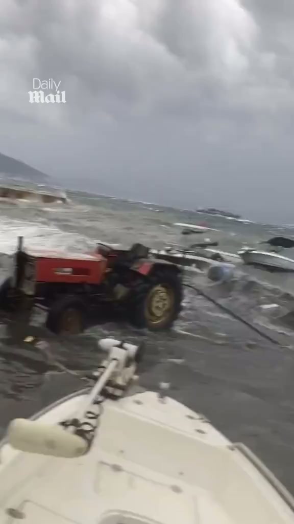Powerful waves damage Turkish port amid severe storm