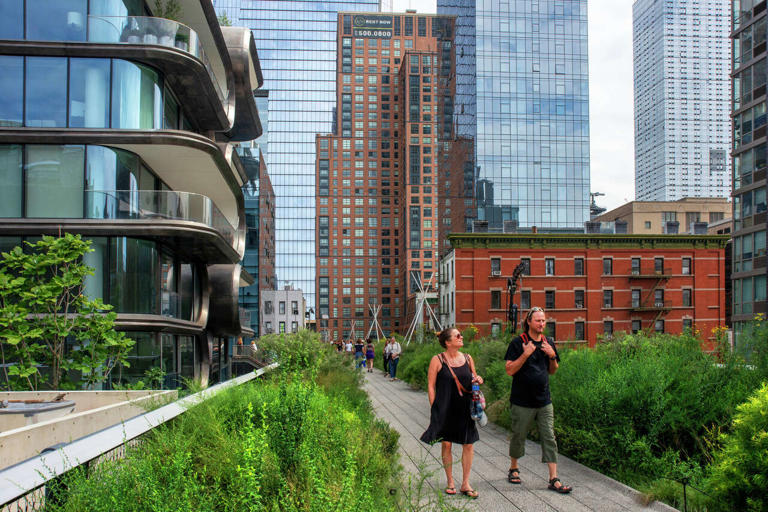 It's one of SF.'s most beautiful public spaces - but no one goes. Here ...