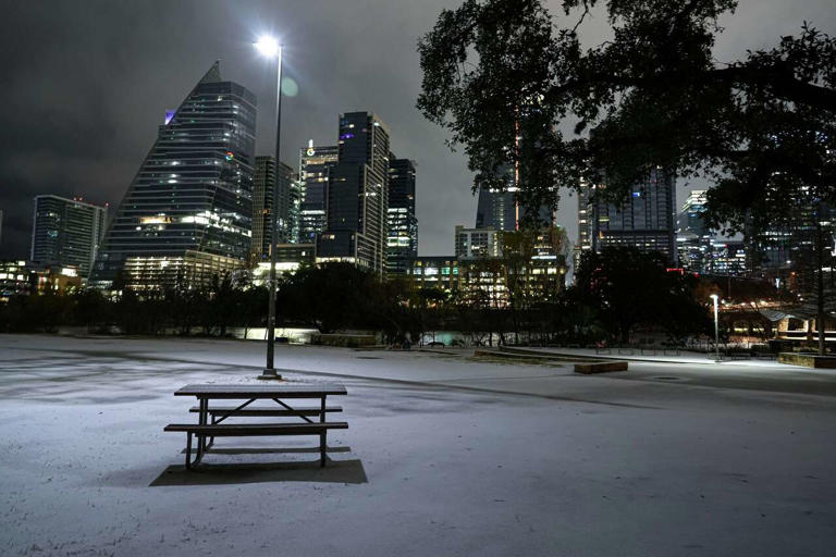 Live updates: One dead following Austin ice storm; area schools closed ...