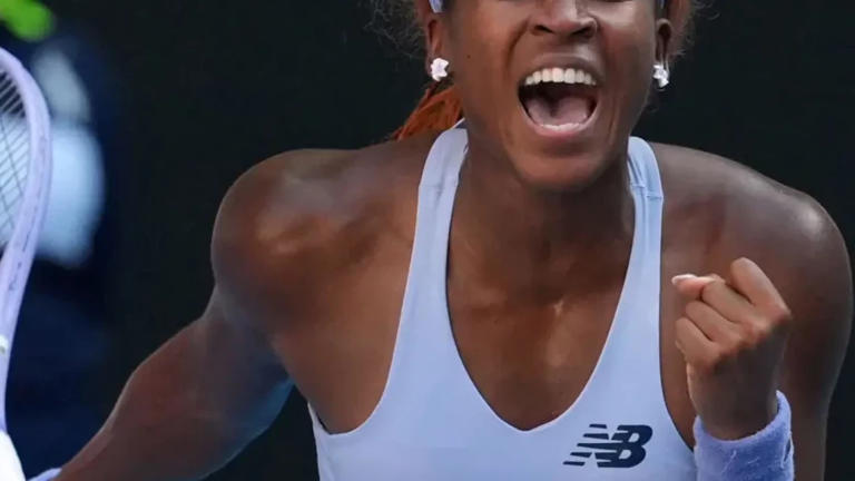 Aryna Sabalenka, Coco Gauff advance to Australian Open quarterfinals