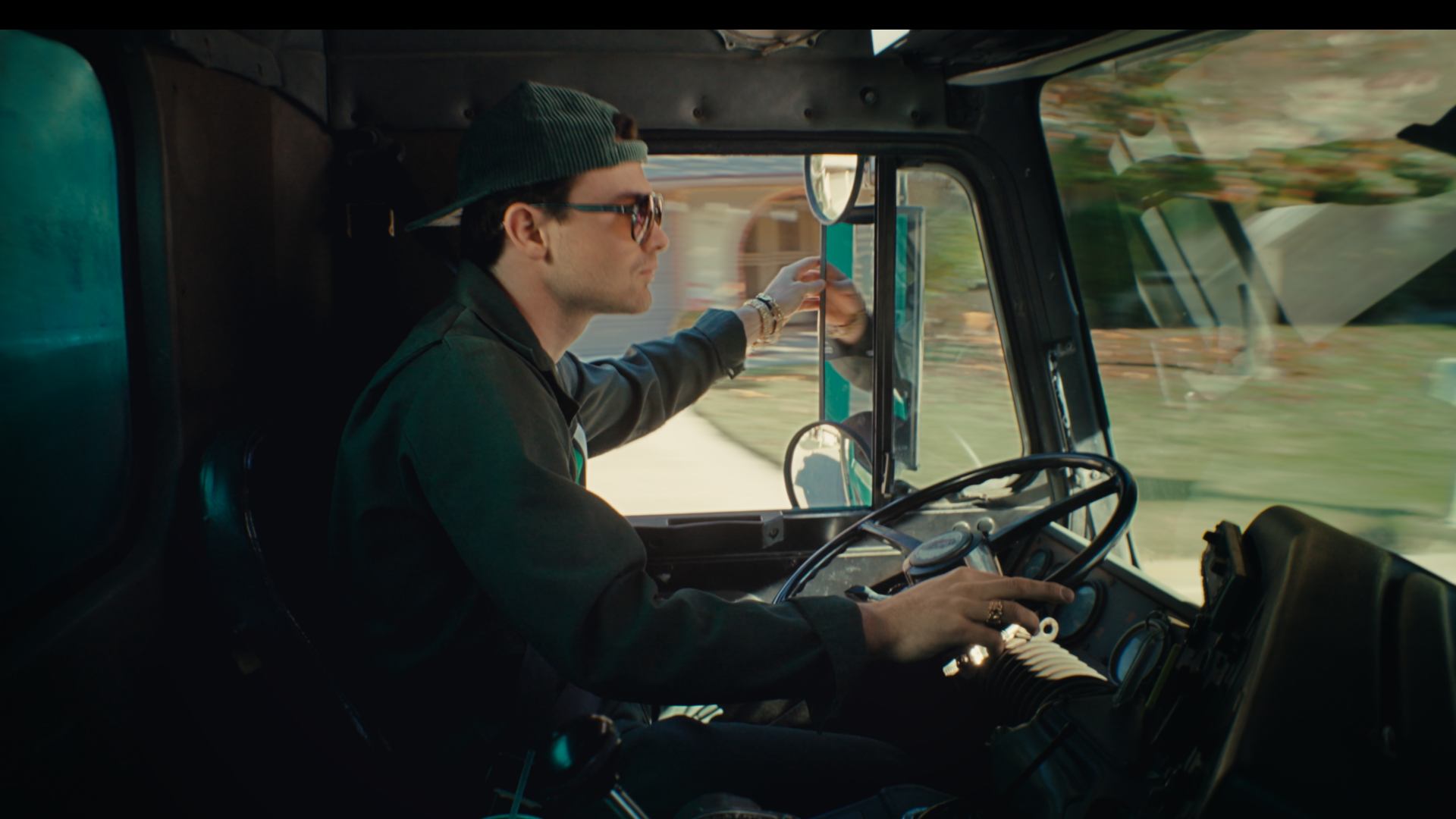 Pato O'Ward speeds through 'Trash Day' in Fox's latest IndyCar commercial