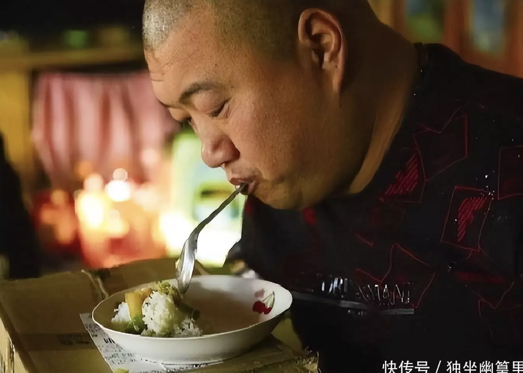 Người đàn ông không tay chân nuôi cả gia đình