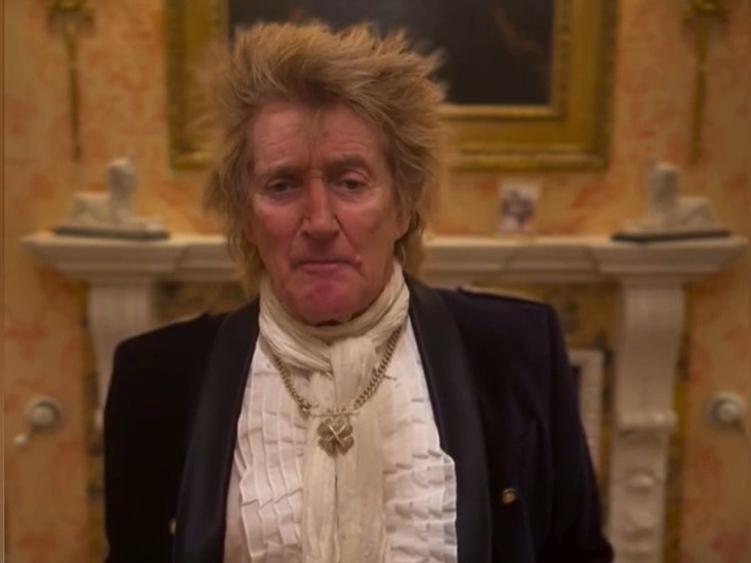 Rod Stewart demands an apology from US President Donald Trump