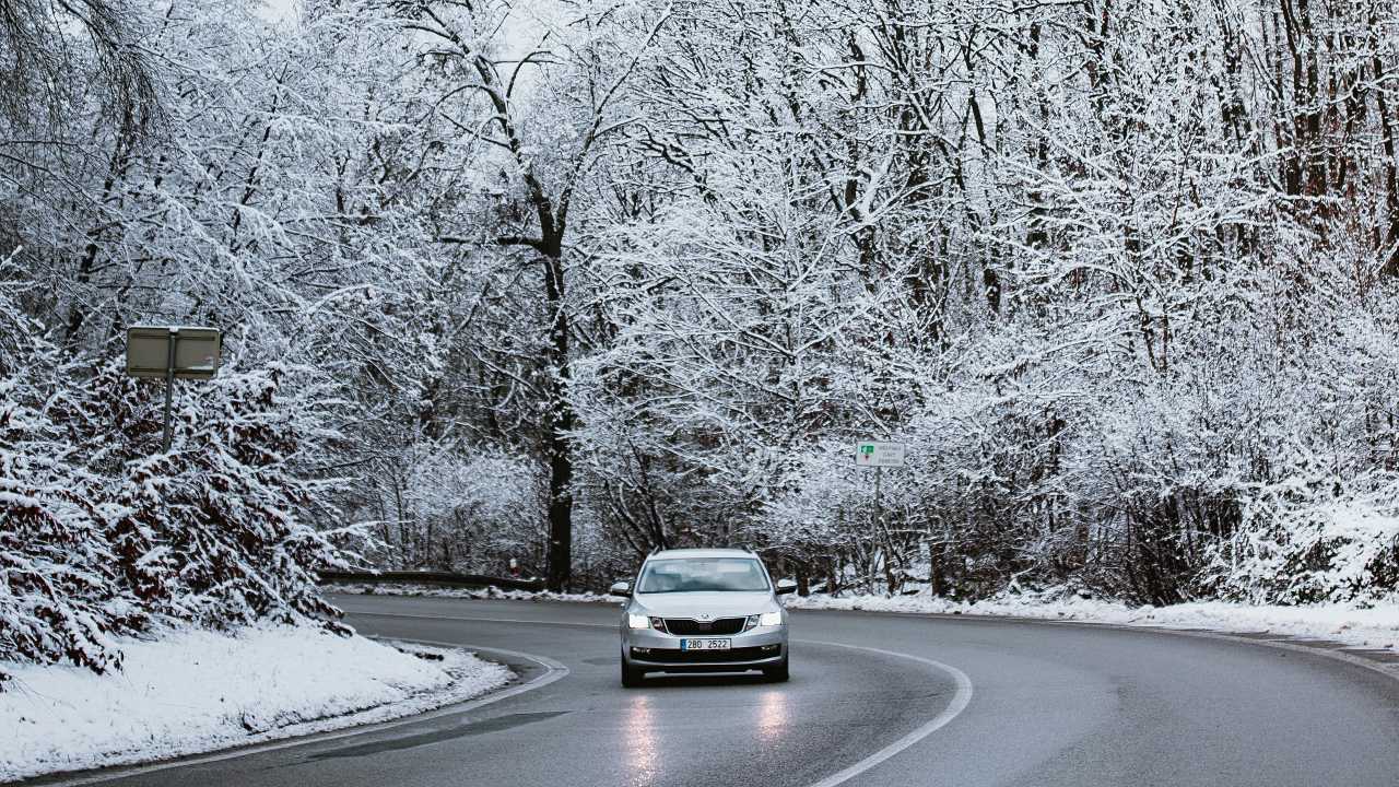 Driving in winter weather: The mistakes drivers make every year