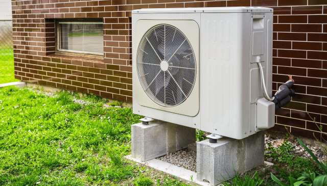Homeowner provides honest thoughts after installing trendy heat pump ...