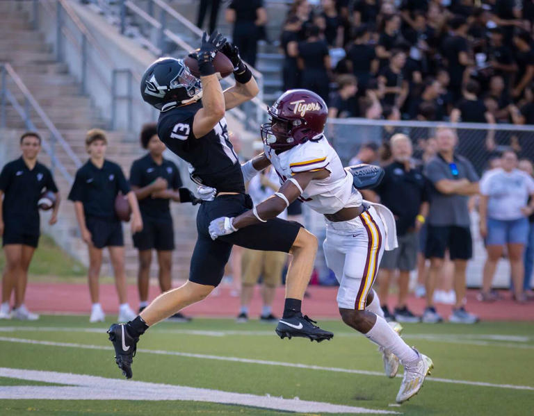 Central Texas high school football: Our way-too-early top 11 teams for 2026