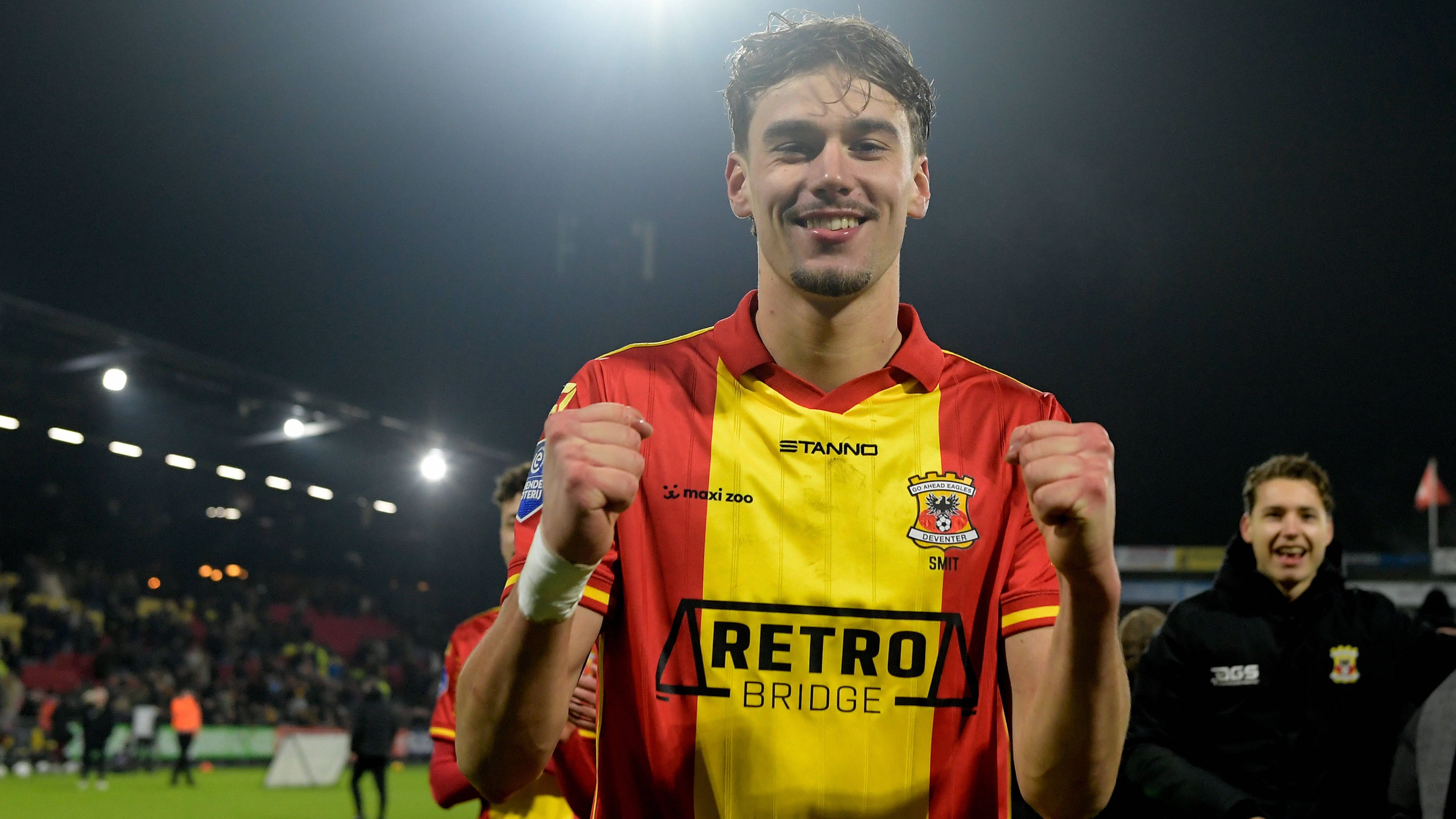 Milan Smit officieel speler van Stoke City: Go Ahead Eagles bedingt ...