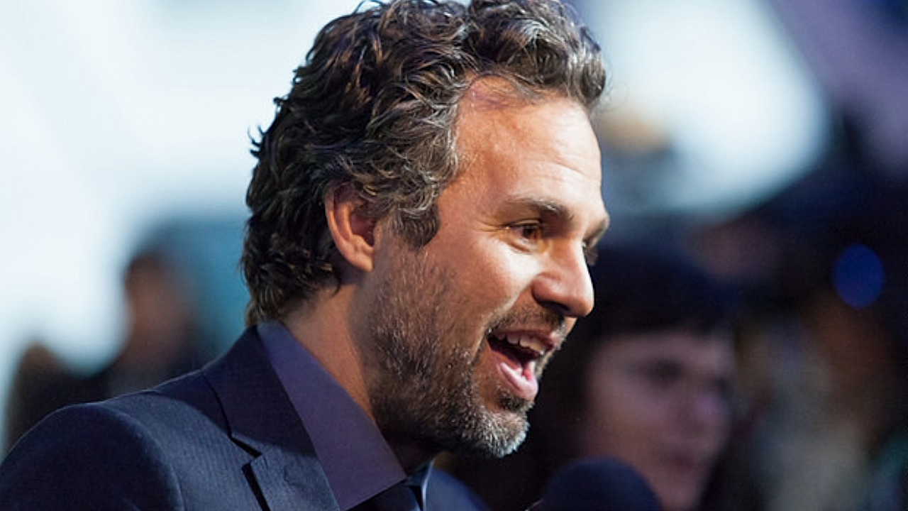 Mark Ruffalo, Amanda Sykes, Jean Smart Blast ICE in Front of 6-10M ...