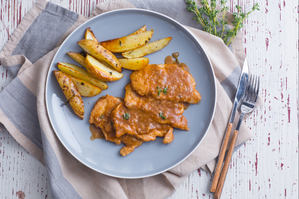 Paprika pork loin slices