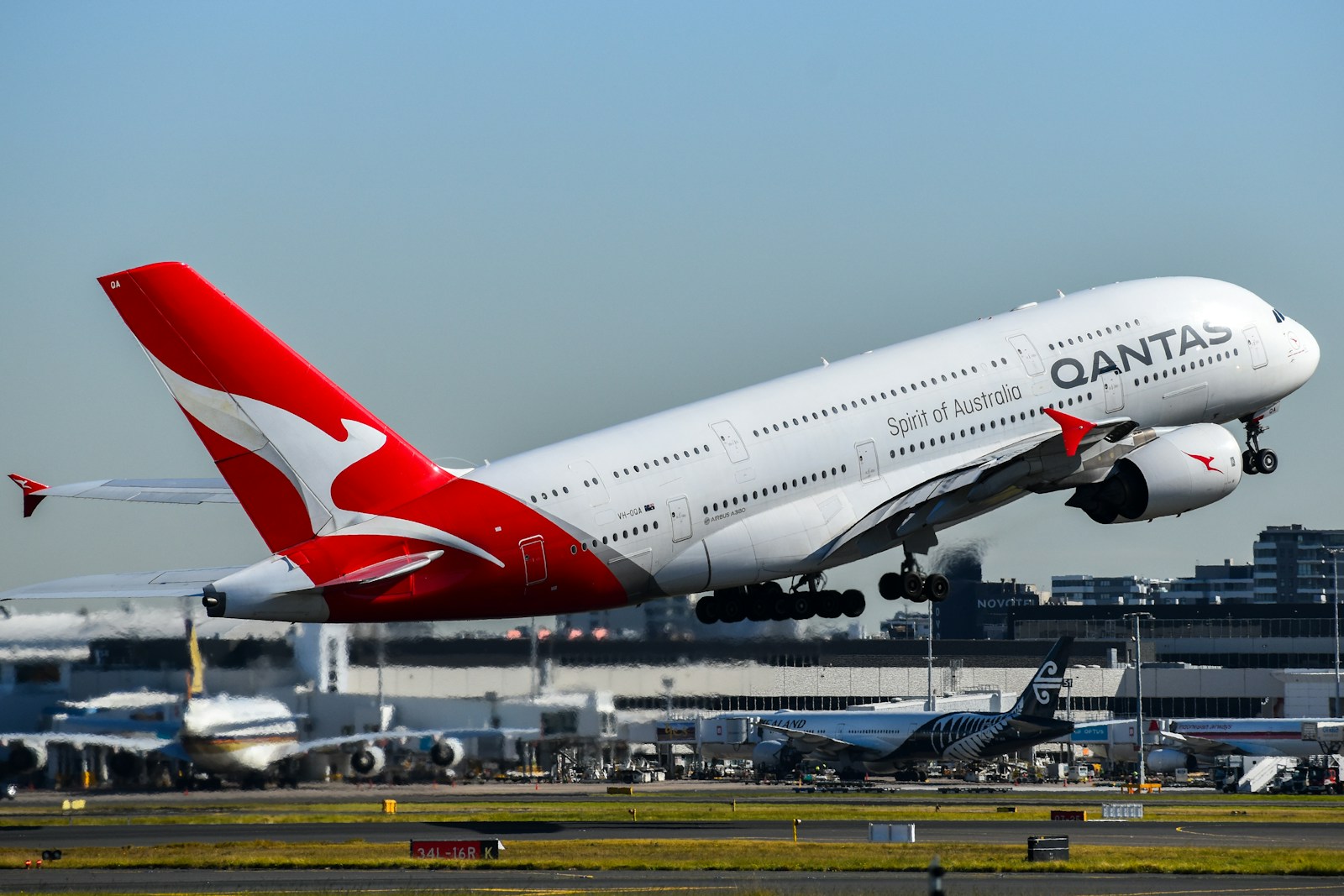 Investigators probe Qantas after work light found inside A380 wing ...