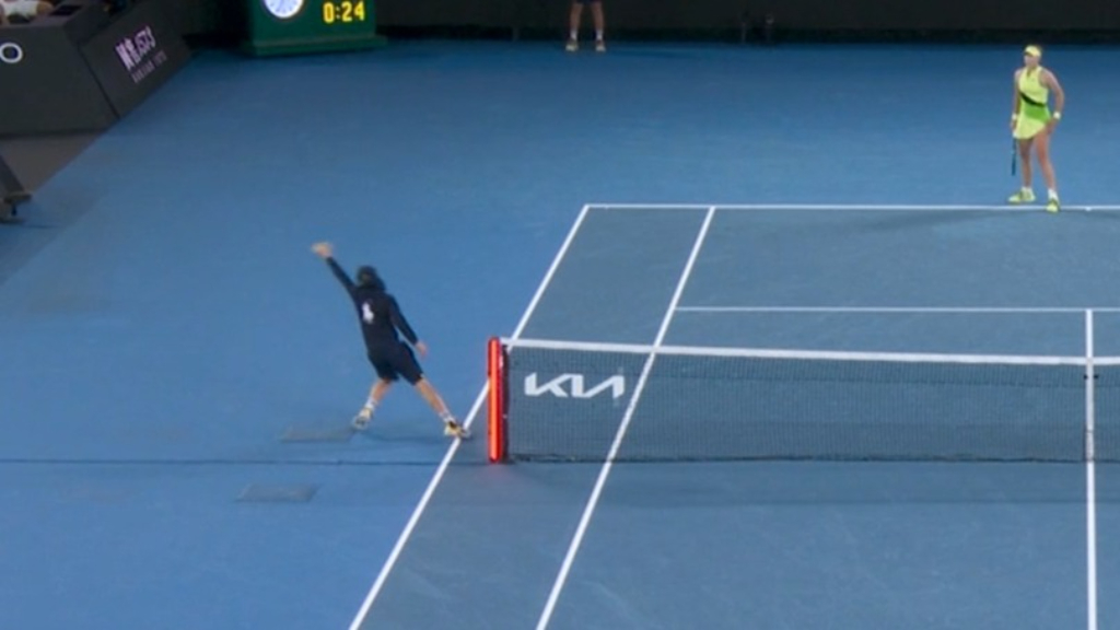 Greats in awe by ball kid's catch