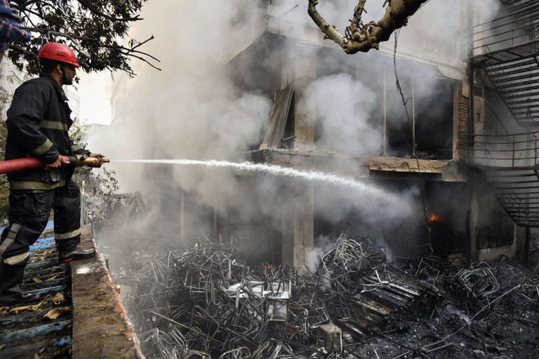 5 killed in fire at furniture shop building in Hyderabad, officials ...