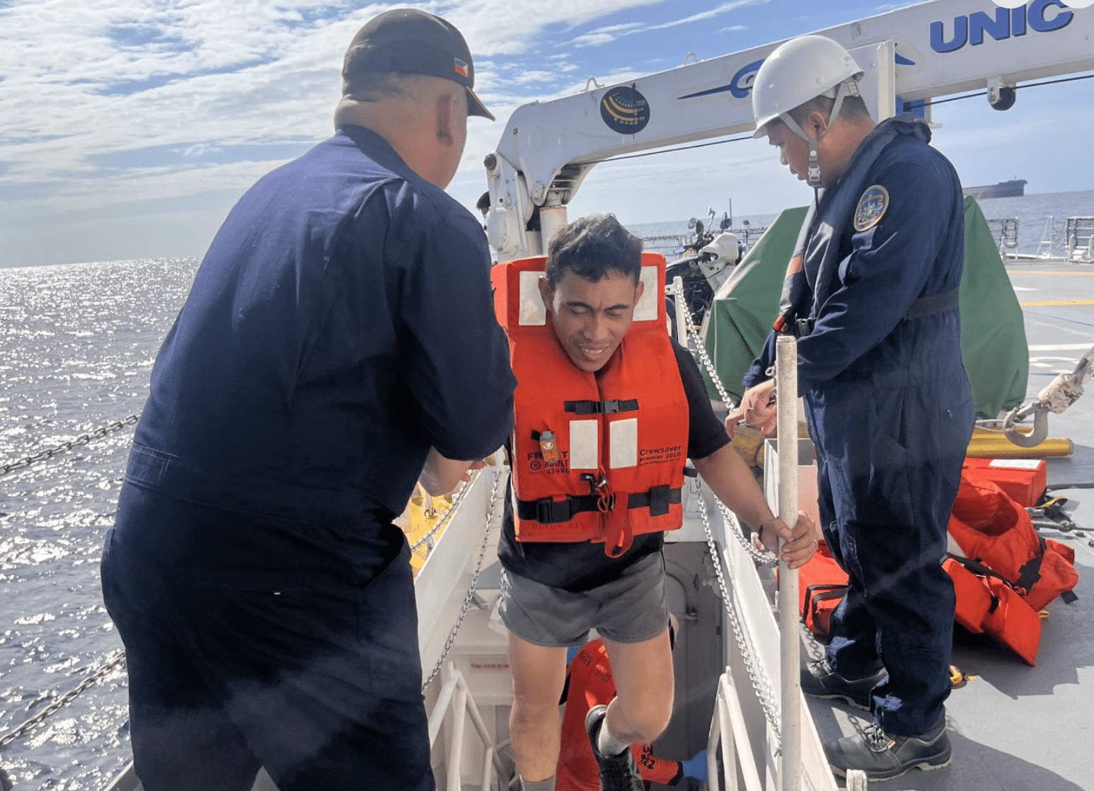 PCG takes custody of 15 survivors, 2 deceased crew from M/V Devon Bay