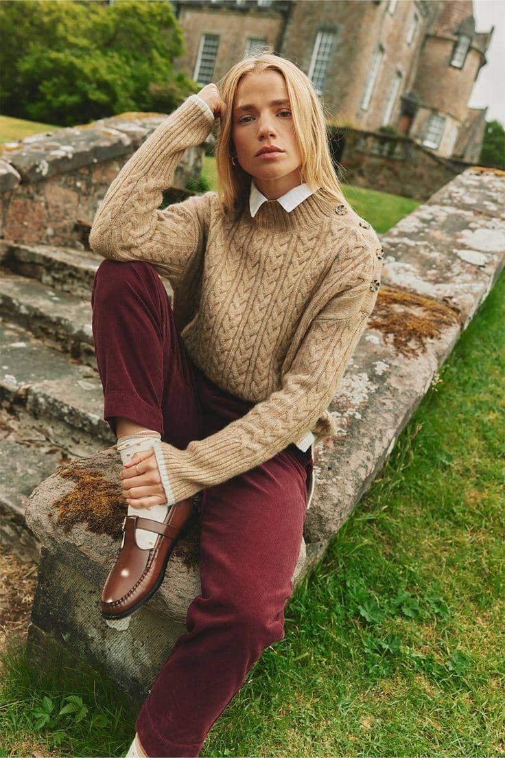 10 OOTD sweater rajut wanita, kasual dan chic!