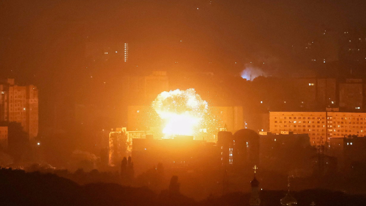 Ukrainian drones hit substations, 200,000 Russians left without power ...