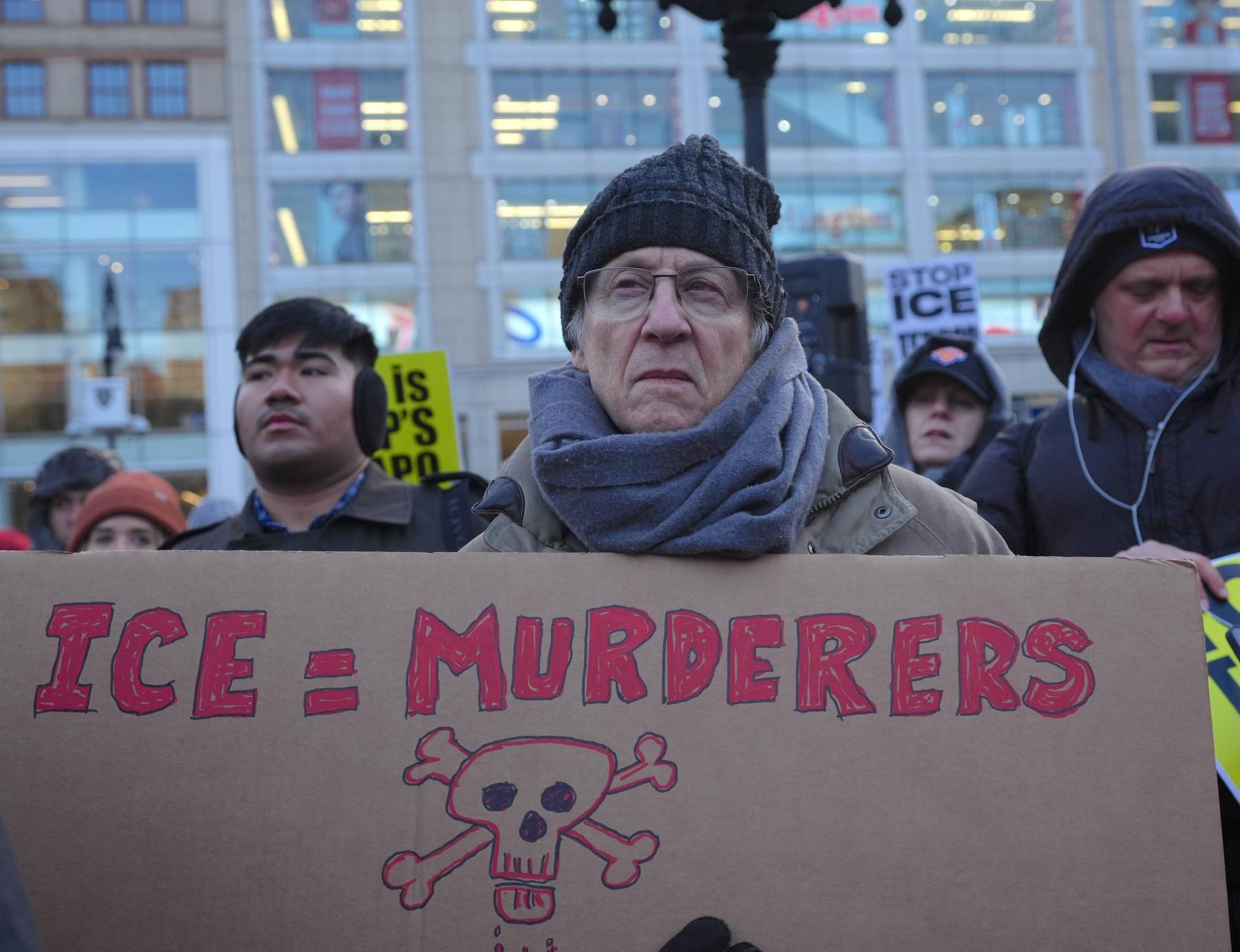 Eltern des Todesopfers von Minneapolis klagen an: "Er hält eindeutig ...