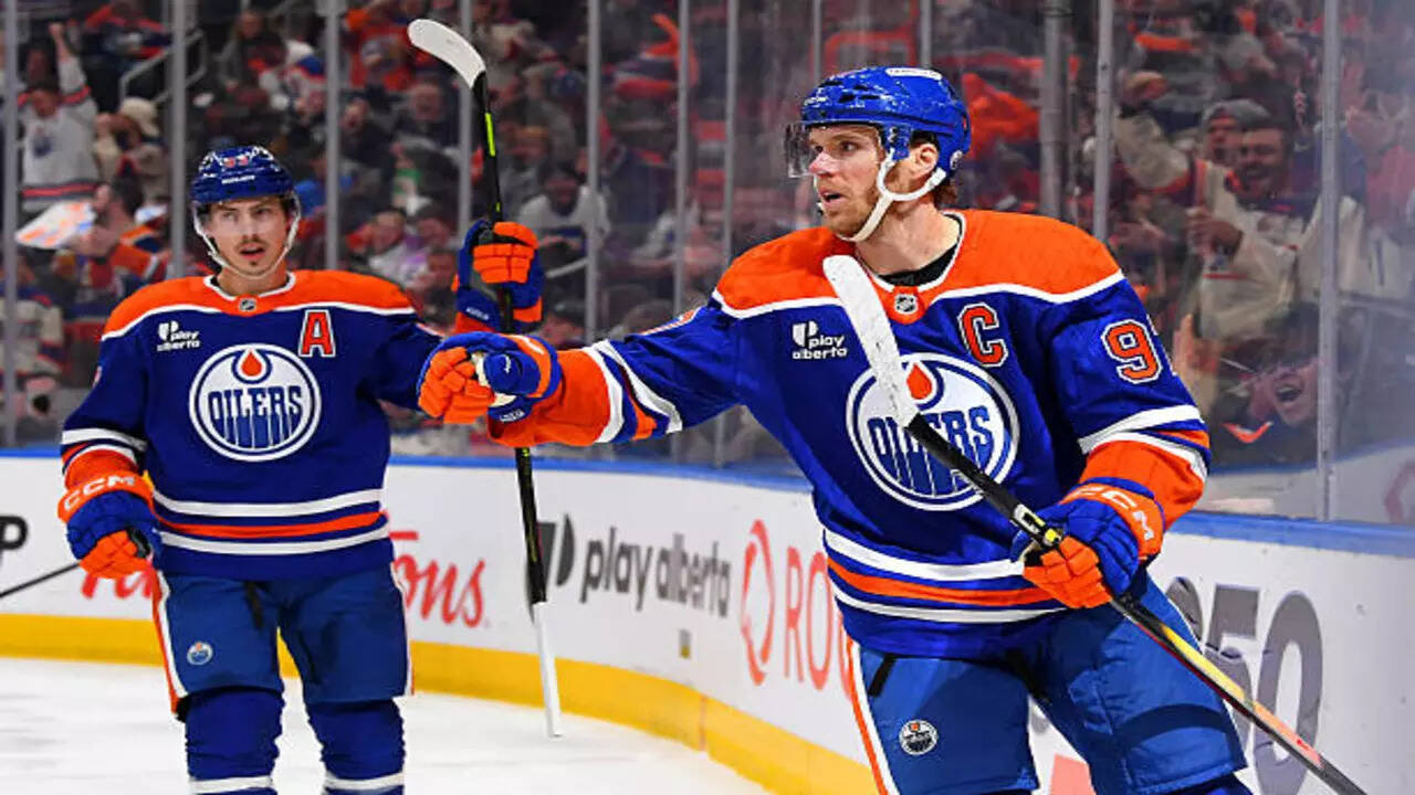 Connor McDavid overtakes Nathan MacKinnon for scoring lead with five ...