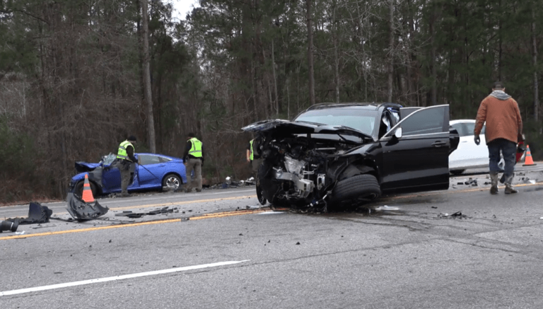 1 dead, 1 injured in Liberty County early Sunday crash