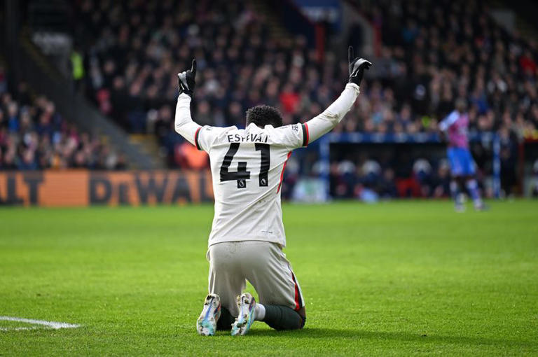 What Estevao Willian did to Reece James as Liam Rosenior's frank ...