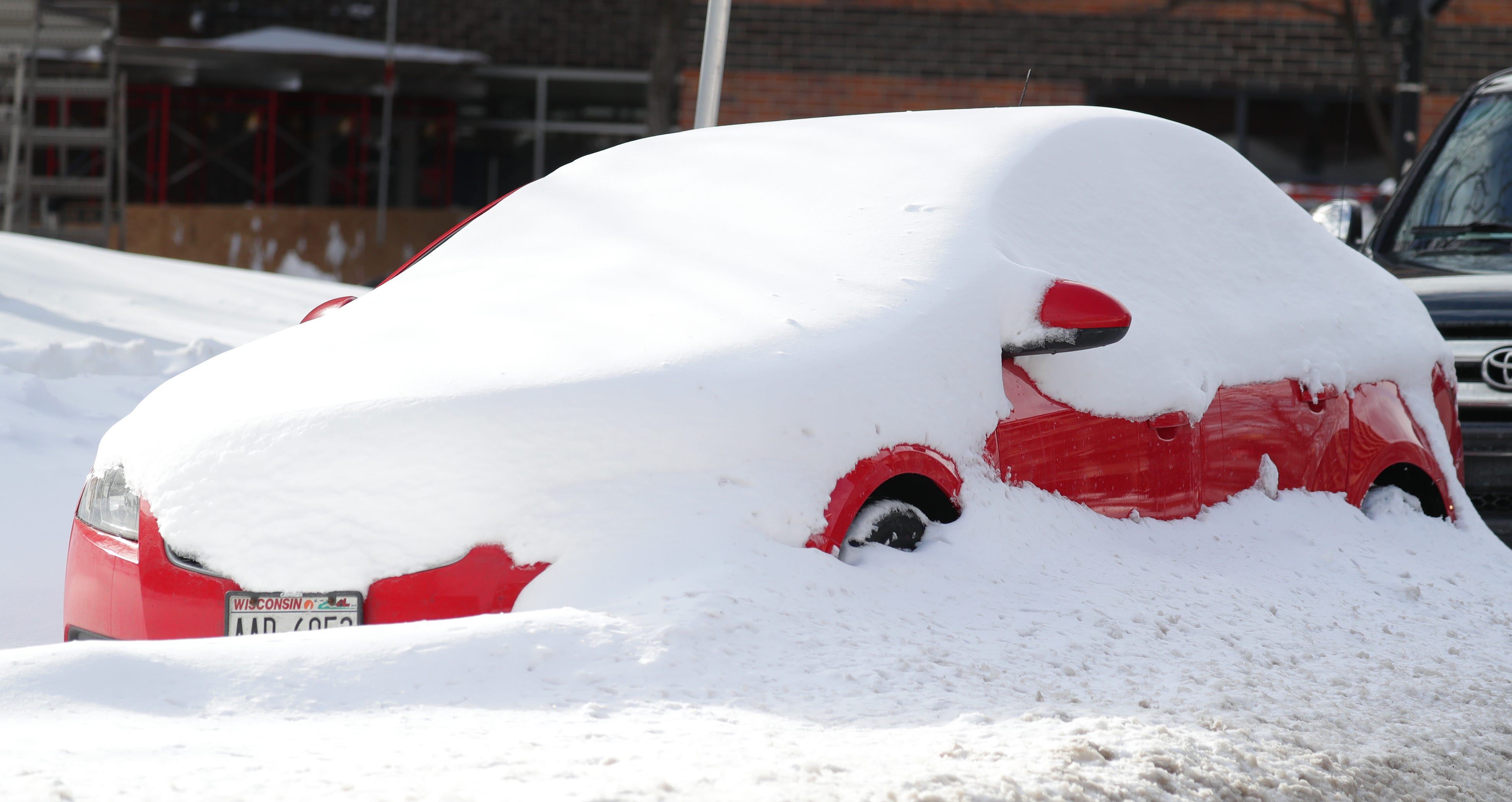 How much snow must you clear off your car? Here’s what Ohio law says
