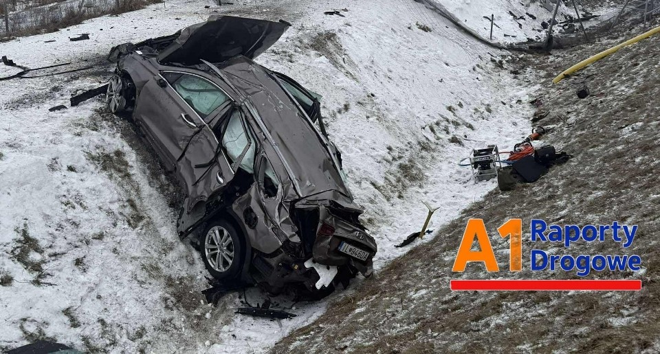 Groźny wypadek na A1 w kierunku Częstochowy! Hyundai wypadł z drogi i ...