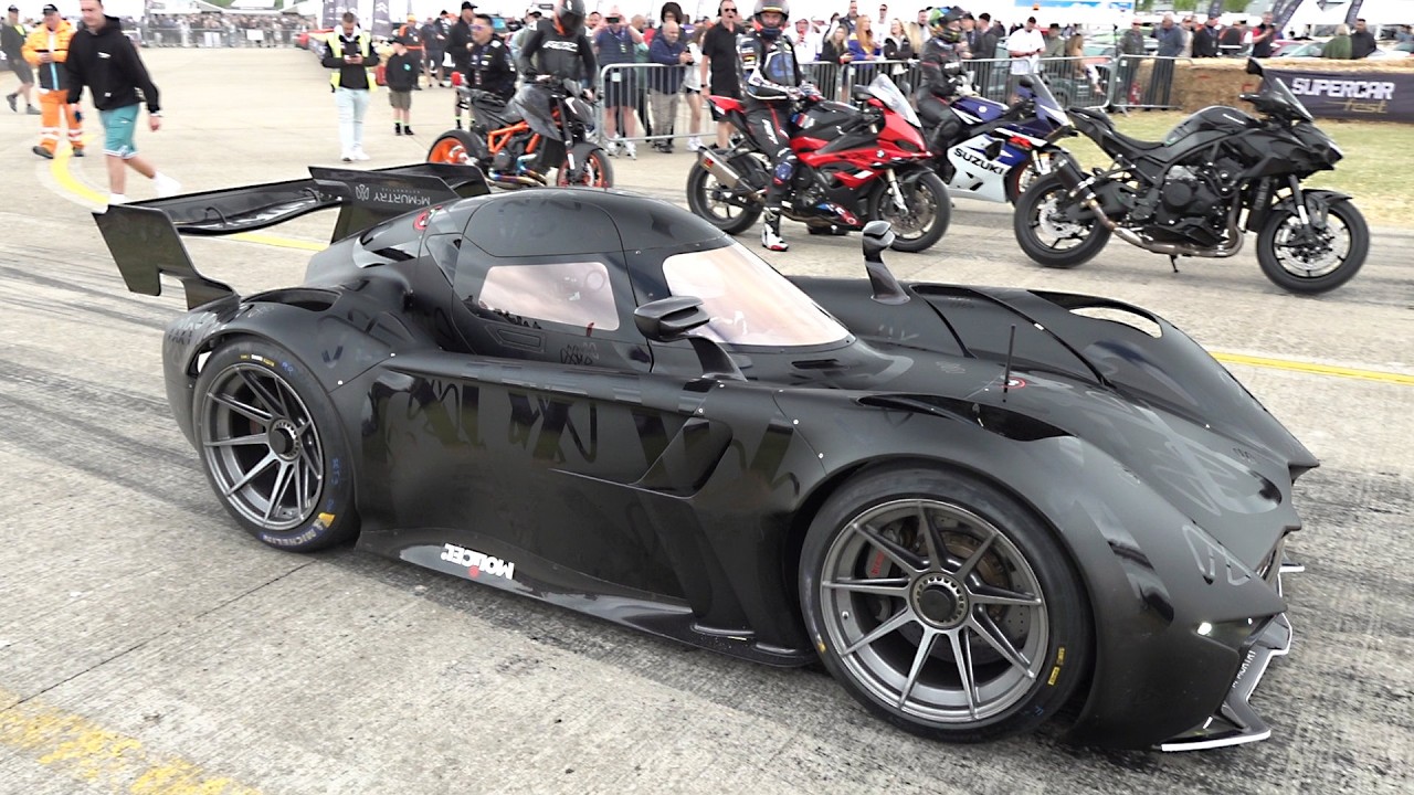 McMurtry Spéirling electric hypercar action at SupercarFest