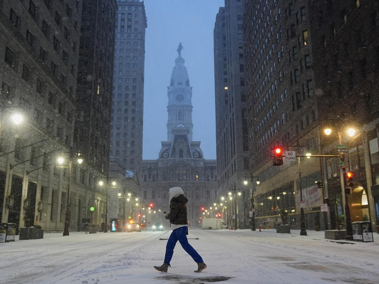 Winter storm live updates: More than 800,000 without power