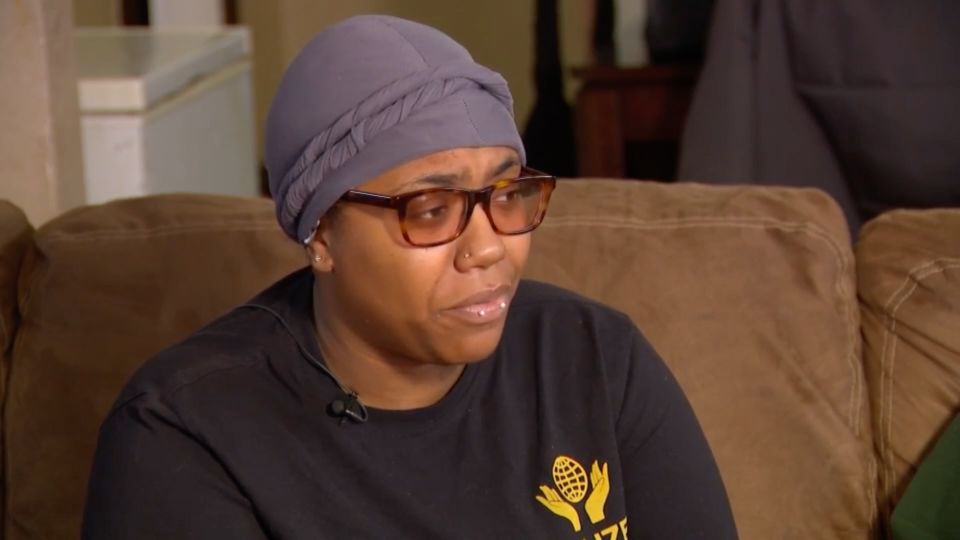 Mother of tear-gassed family faces backlash as video raises questions ...