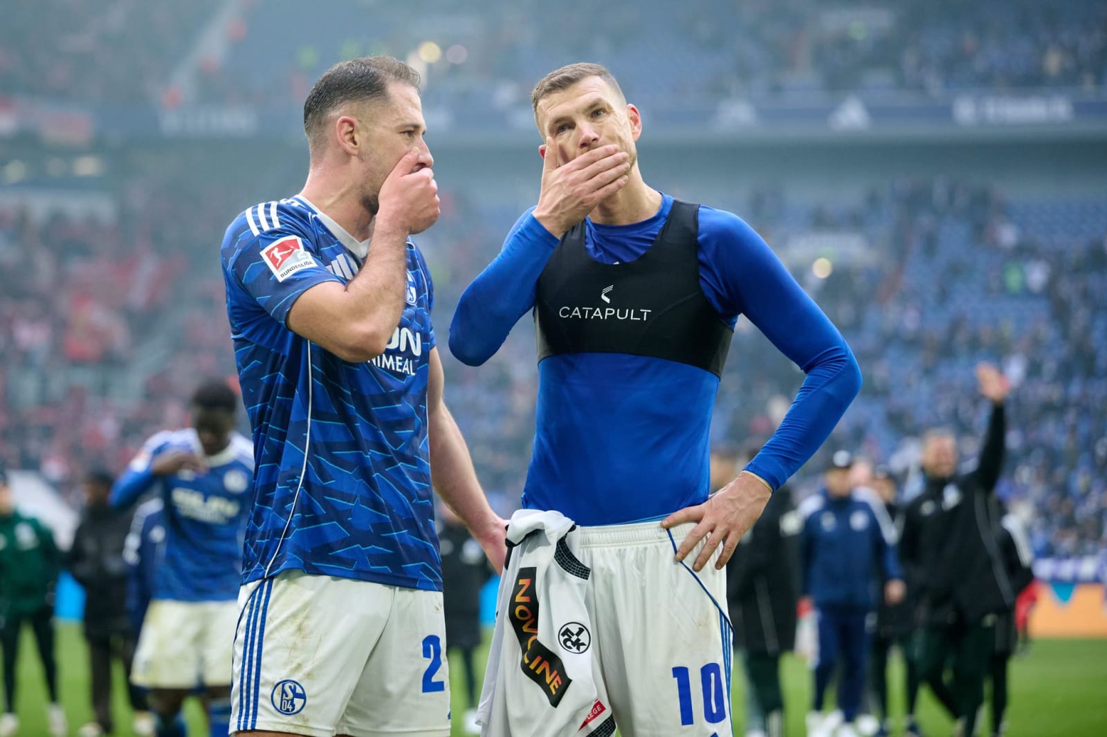 Dzeko scores on Schalke debut as German second-tier leaders draw
