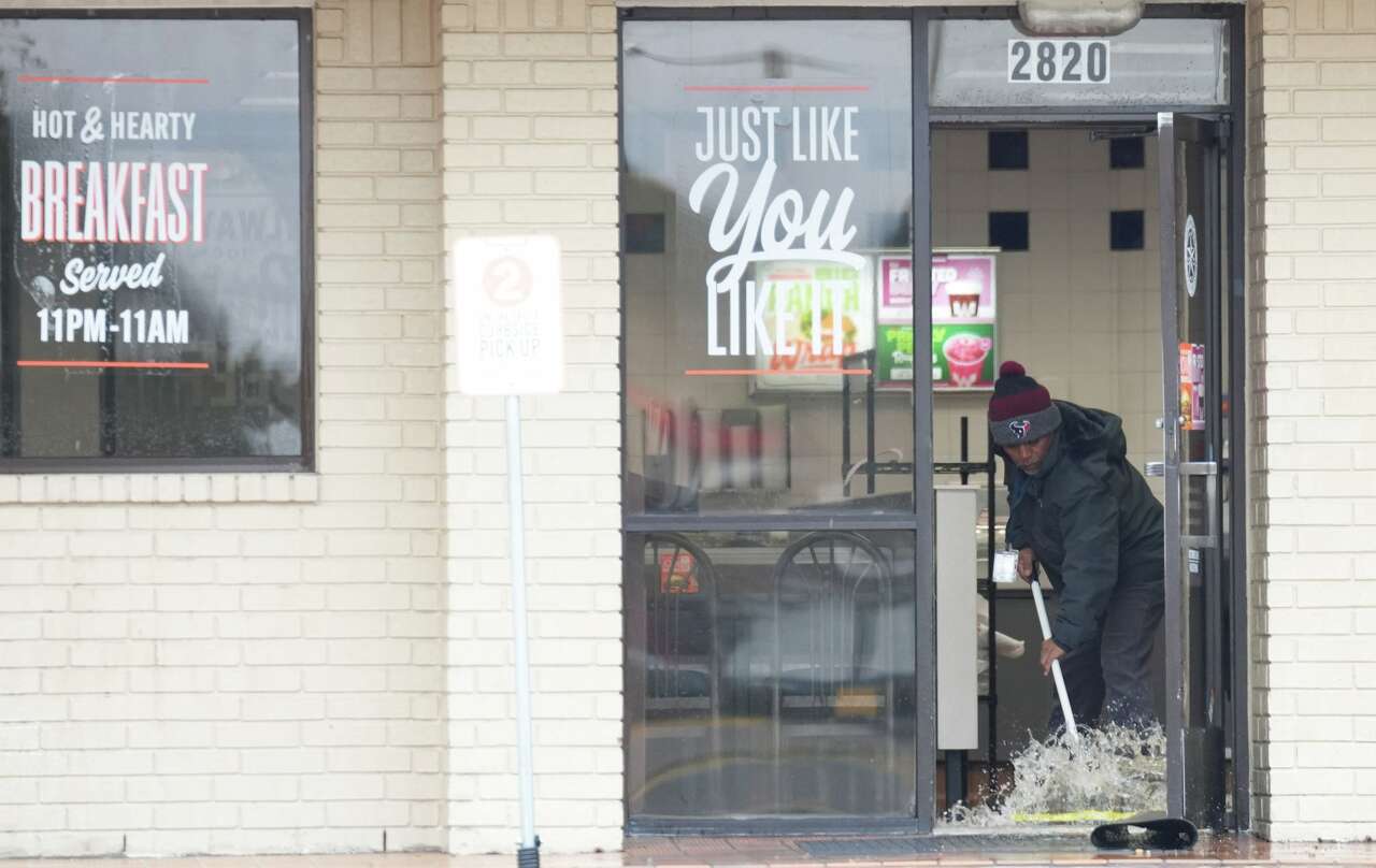 Texas winter storm live updates: Latest on Houston power outages, road ...