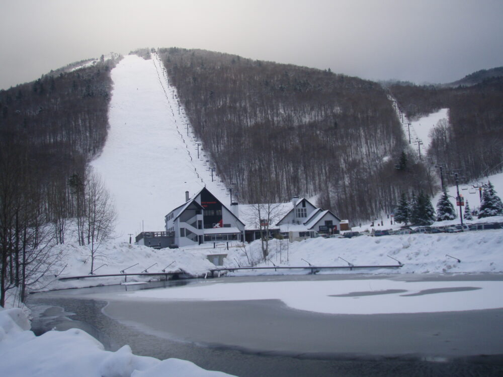 17 small town ski areas families used to learn on