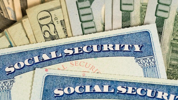 Top retirement guru warns Social Security is beyond repair – here's her ...