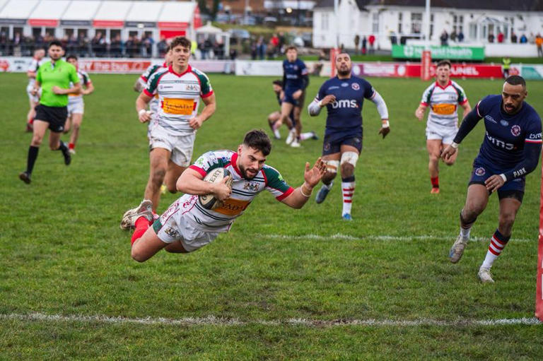 Plymouth Albion make it eight in a row to stay top of table