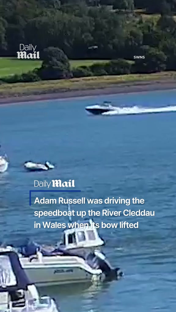 Moment a speedboat driver crashes into 15-year-old kayaker