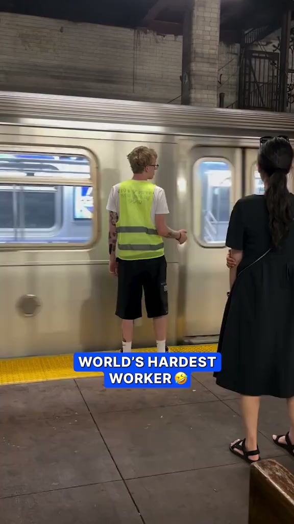 Man goes to extreme lengths for a simple job in New York subway