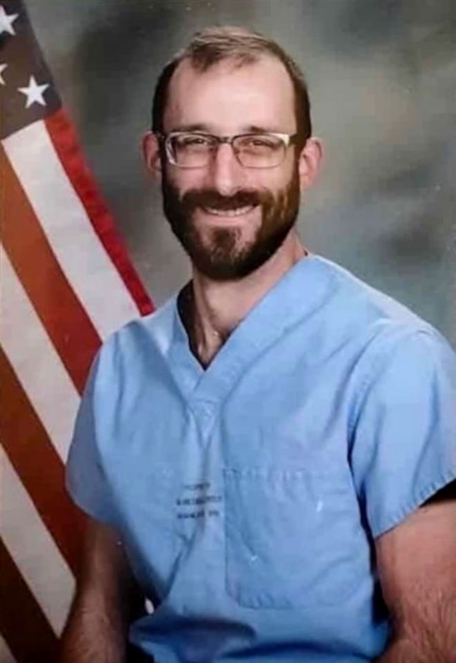 Video shows Alex Pretti and federal agents’ confrontation in ...