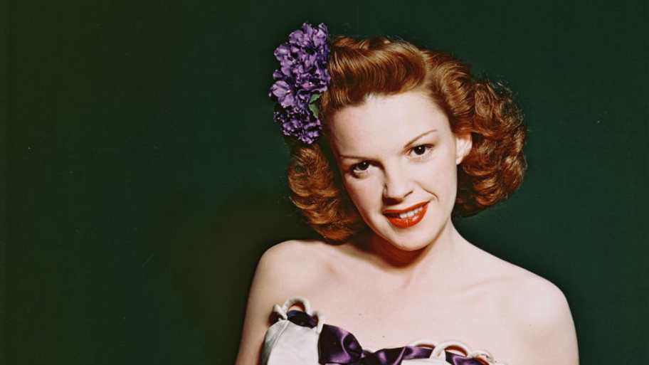 15 Grammy Award winners who made history with their wins