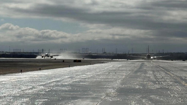 Artic blast disrupts flights at Austin airport, crews work to improve ...
