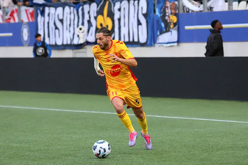 Carton rouge, gardien improvisé, exploit fou : Orléans vit une soirée ...