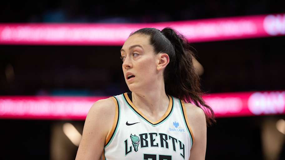 Breanna Stewart makes 'Abolish ICE' statement at Unrivaled