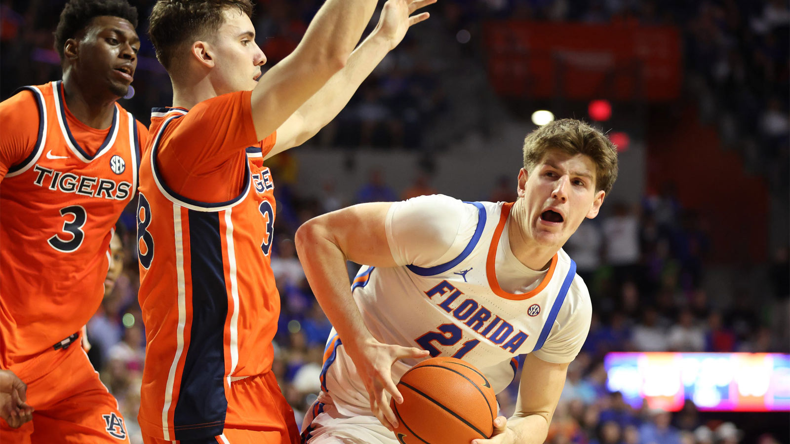 Florida basketball’s Todd Golden calls out Alex Condon’s brutal game ...