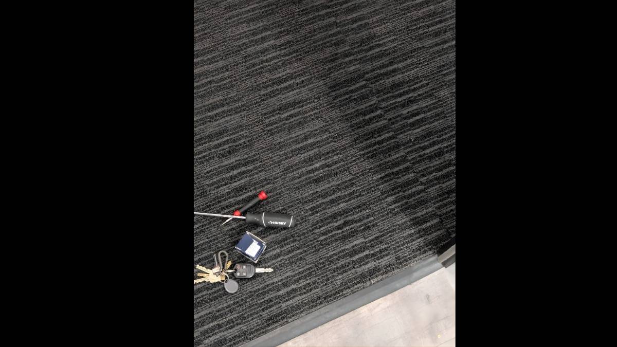 Only sharp eyes can find the 3 hidden screws on this black carpet ...