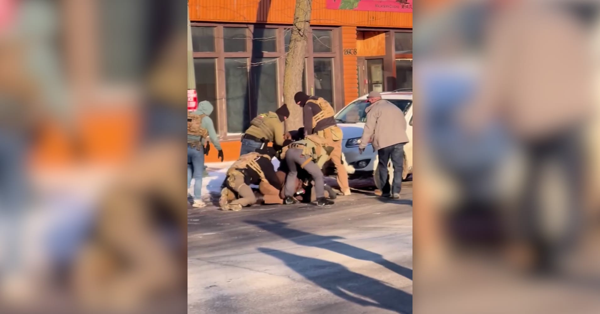 Graphic warning: Federal immigration agents confront man moments before ...