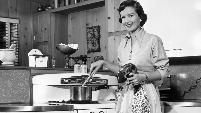 The vintage cooking practice that baffles younger generations