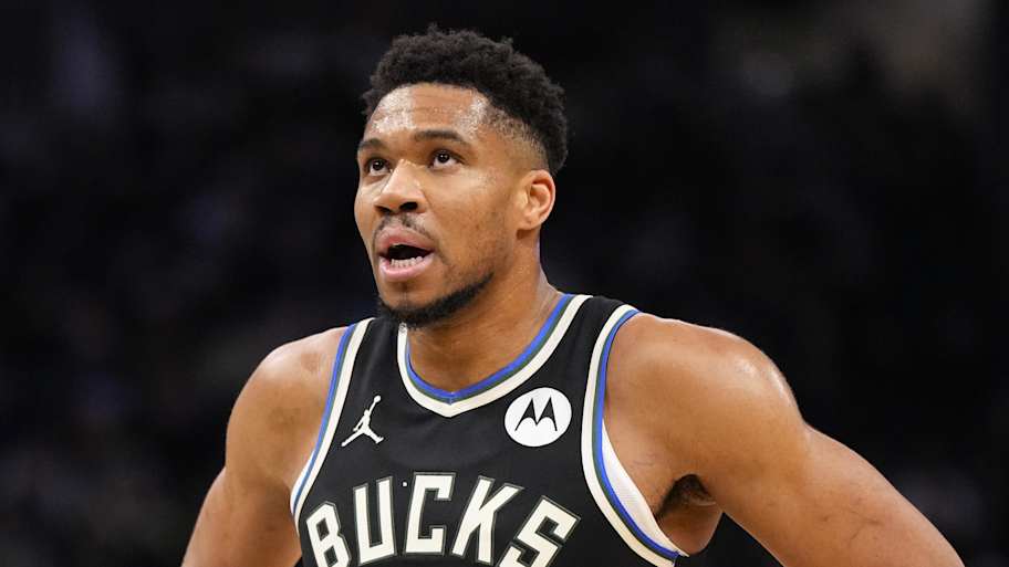 Giannis Antetokounmpo, Milwaukee Bucks might need to push panic button