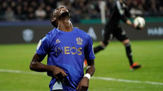 Premier League roundup: Man United stuns Arsenal to blow title race open