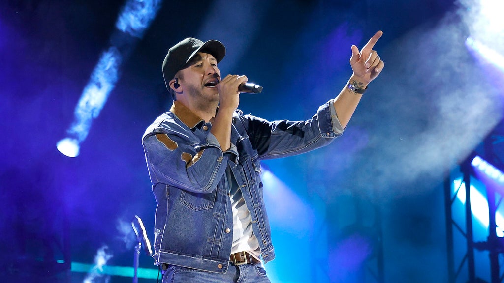 Country star Luke Bryan set for Elk Grove concert as city finalizes ...