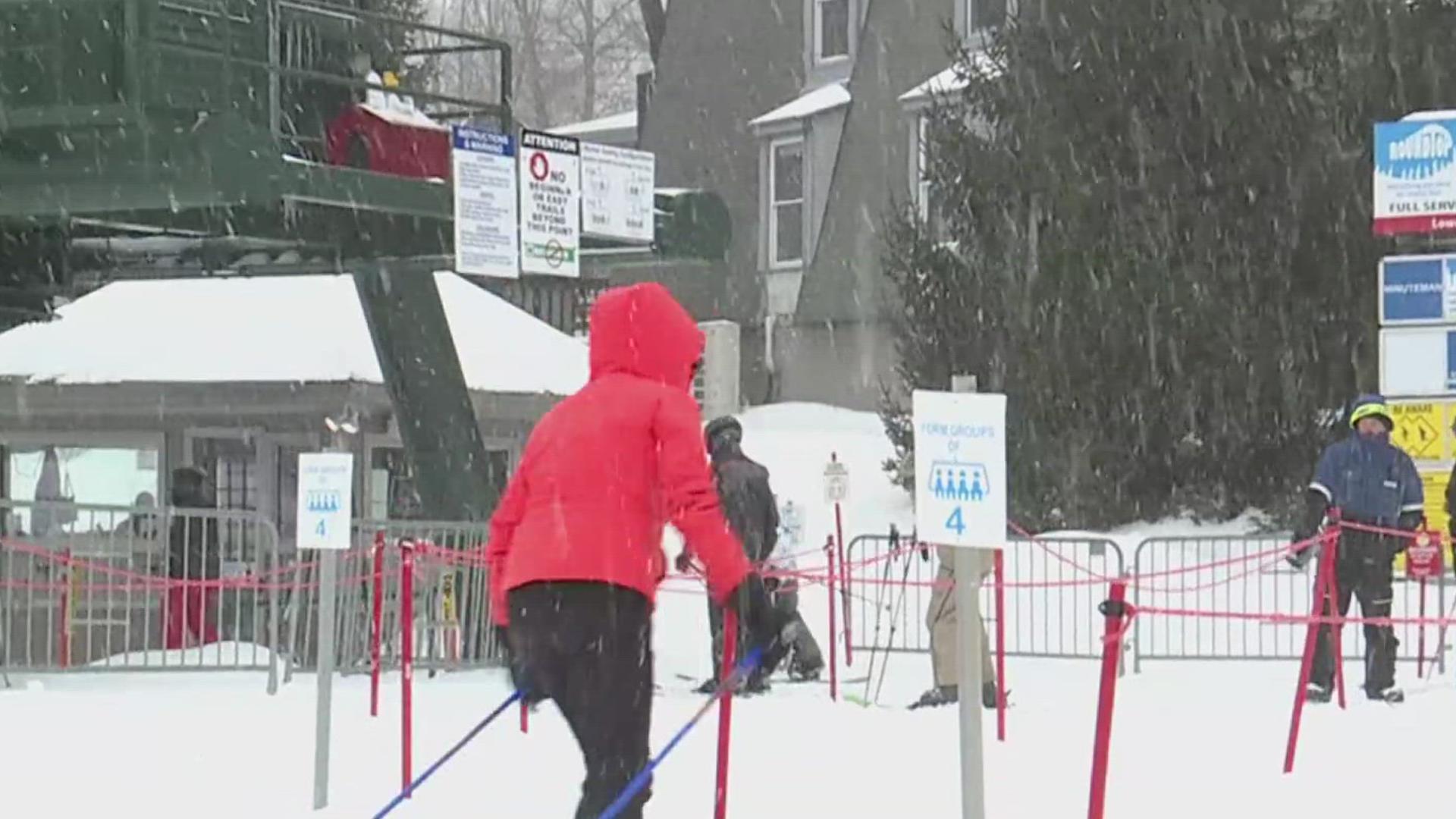 Fresh snow draws crowds to Roundtop