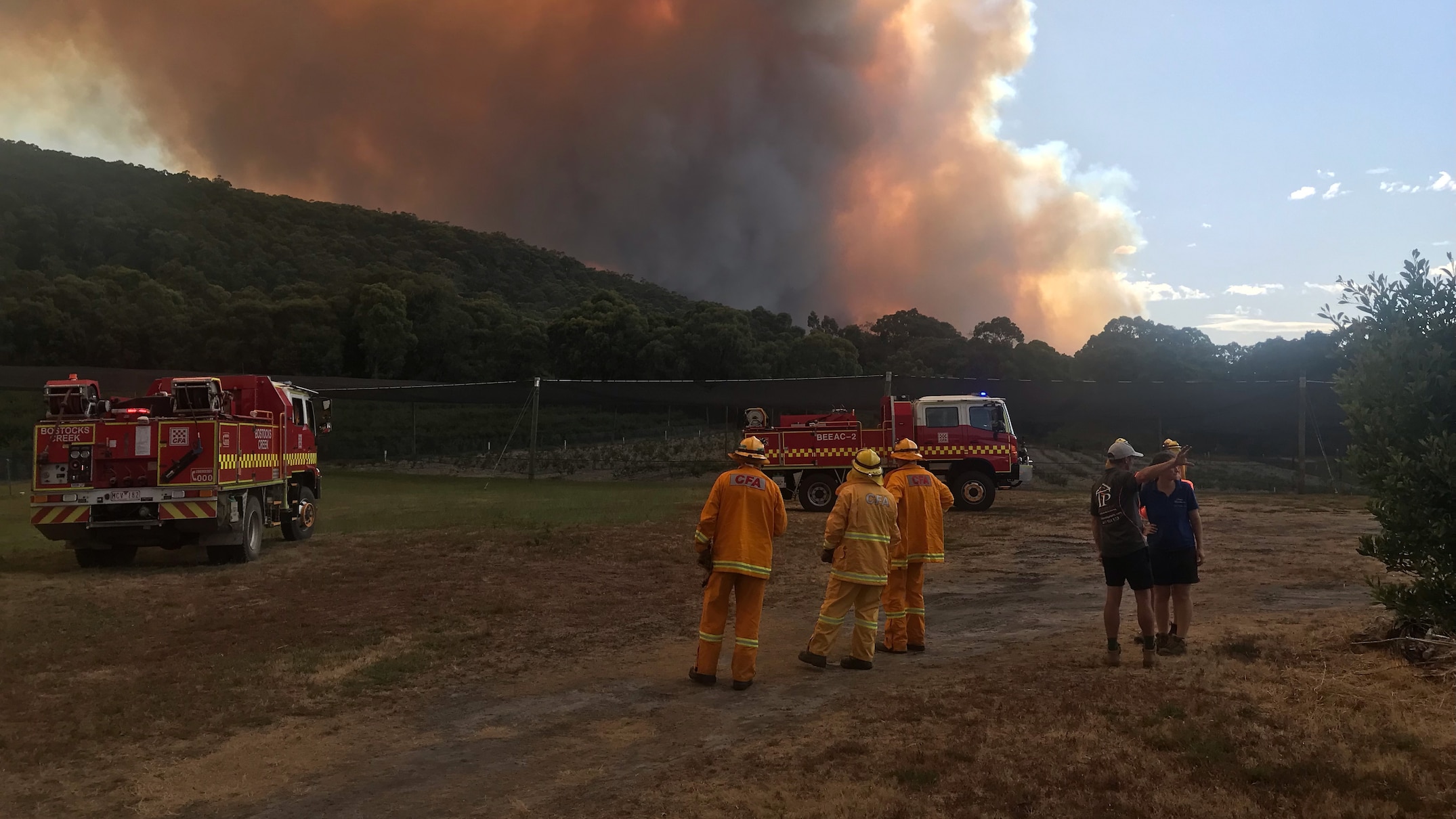 Fire authorities do not expect to contain Otways fire before extreme ...